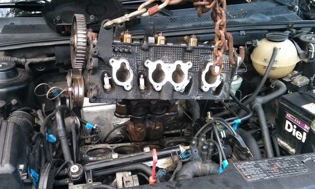 The engine cylinder head: materials and characteristics