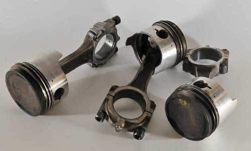 Partes do motor de combustão de um carro