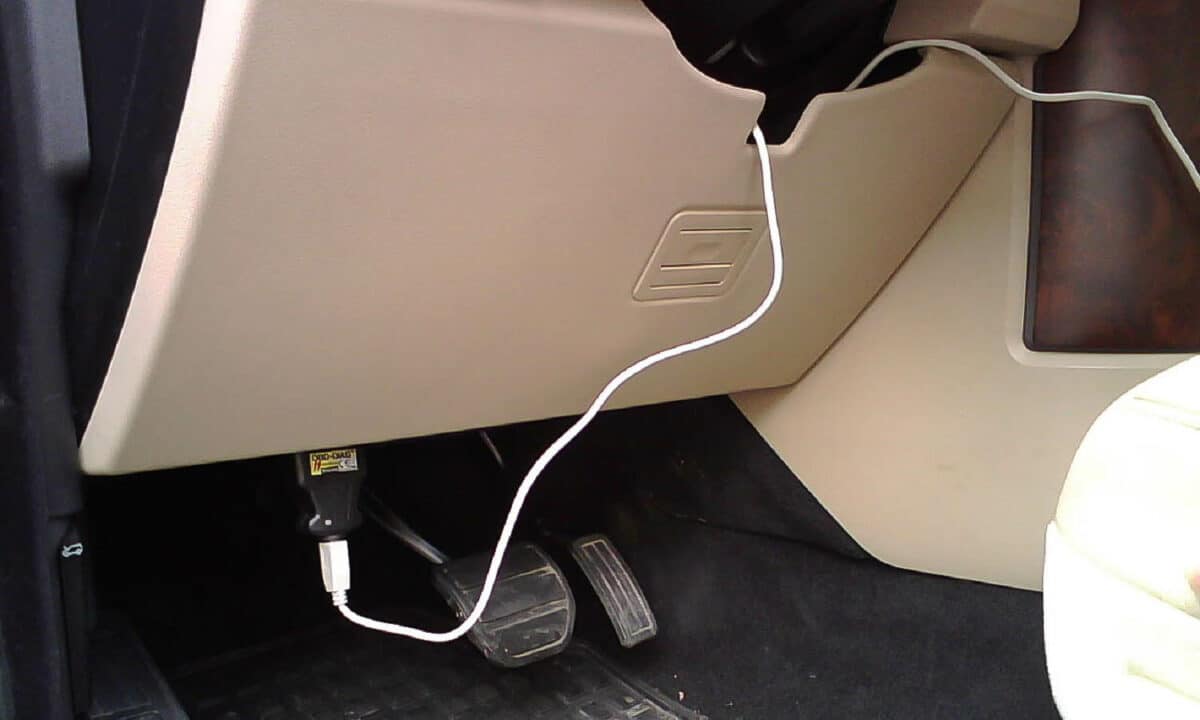 Unité de commande de voiture : l'ECU, sa fonction, ses pièces, ses ...