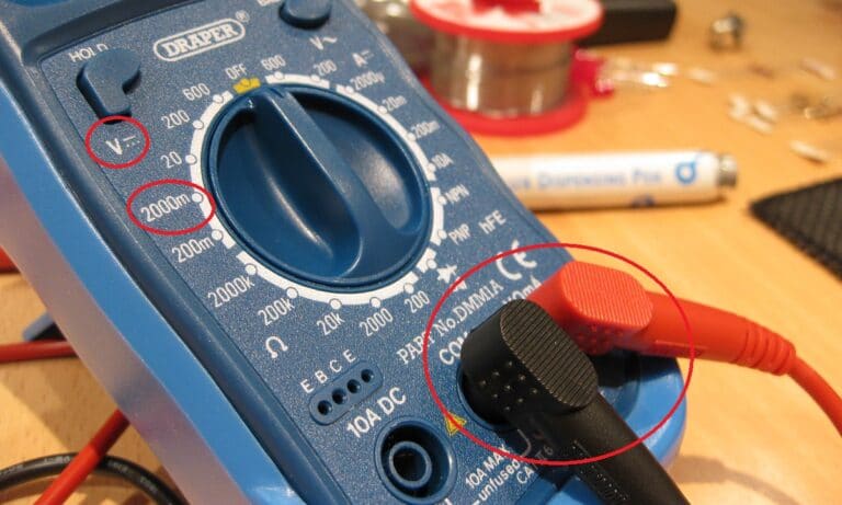 Sonda lambda: co to jest, jak działa, awarie, czyszczenie, cena...