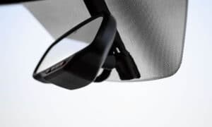 How an electrochromic rear view mirror really works