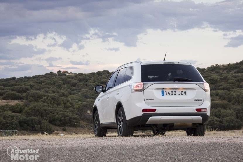 Test Mitsubishi Outlander PHEV, leading the way with a plug-in hybrid SUV