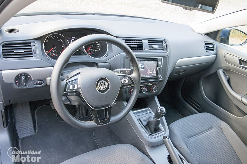 Тествайте Volkswagen Jetta 2.0 TDI BMT 110 CV, автентичен пътник