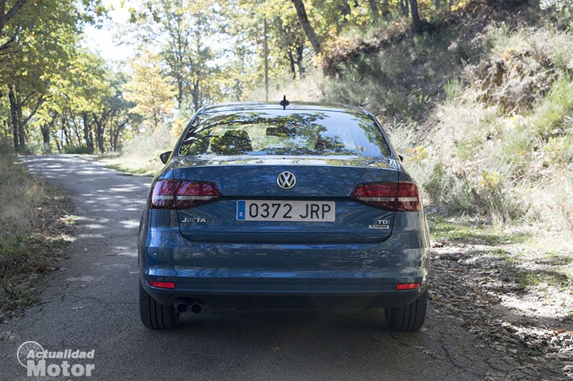 Тествайте Volkswagen Jetta 2.0 TDI BMT 110 CV, автентичен пътник