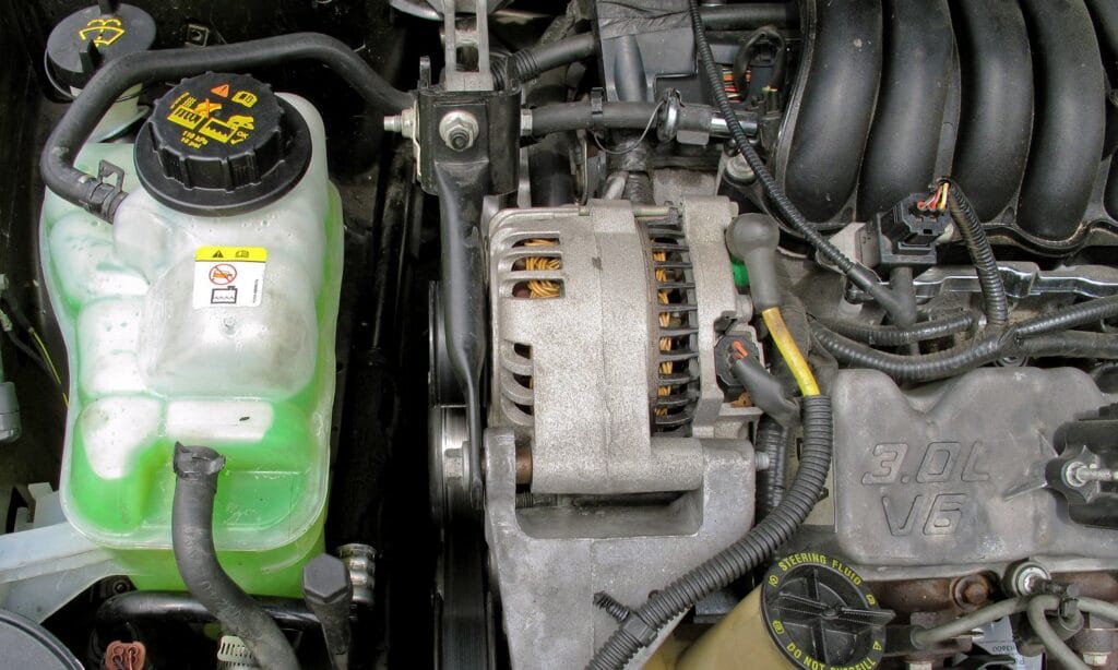 Alternatore: componenti, come funziona, come controllarlo