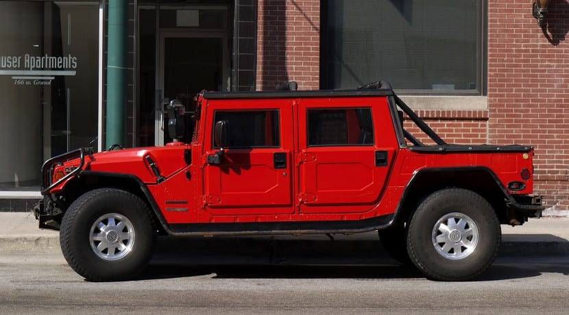 De eerste elektrische Hummer H1 gepresenteerd door Schwarzenegger, puur ...