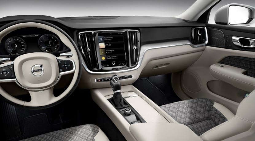 Tras la filtración, Volvo decide hacer oficial del diseño del nuevo V60