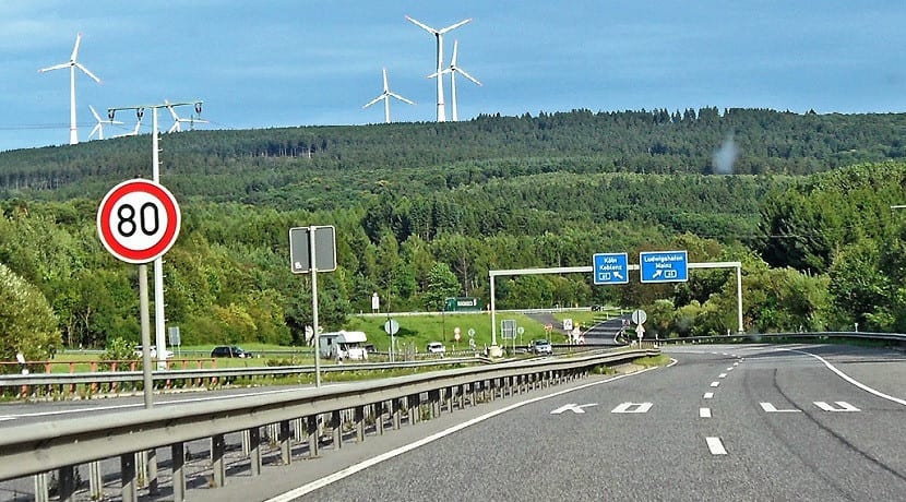 Speed limits in Germany: autobahn, highway, city...