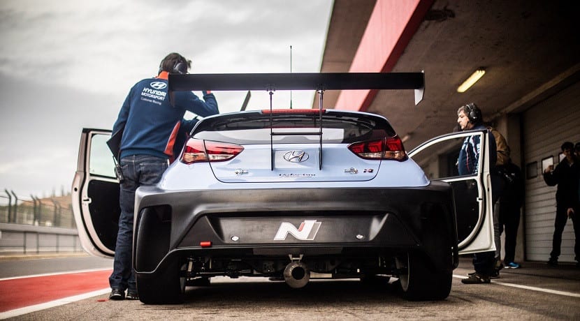 Hyundai Veloster N TCR: 355 CV y todo lo necesario para el circuito