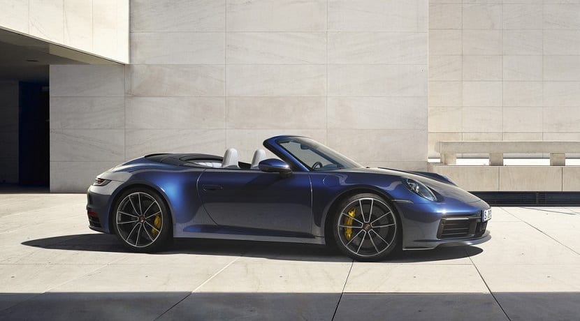 Porsche 911 Cabriolet 2019: the convertible improves inside and out