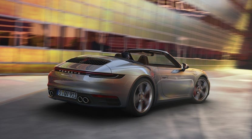Porsche 911 Cabriolet 2019: the convertible improves inside and out