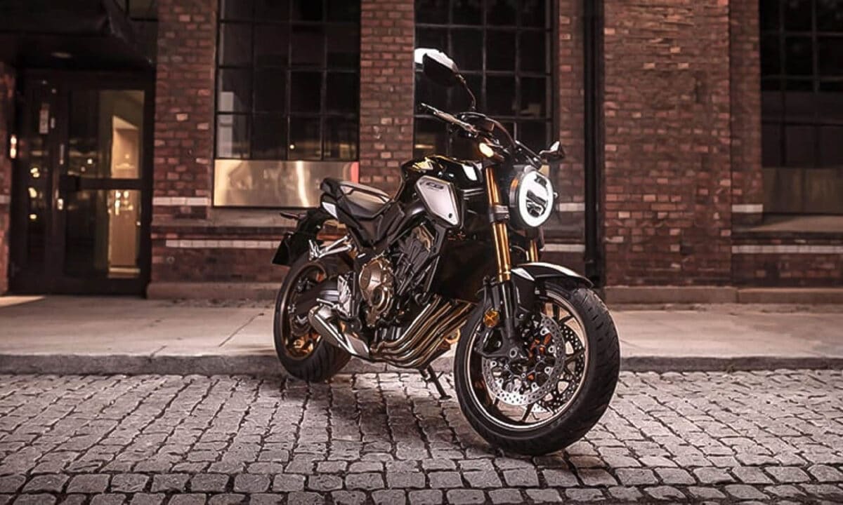 A2 motorcycle license: age, requirements and exams to get it