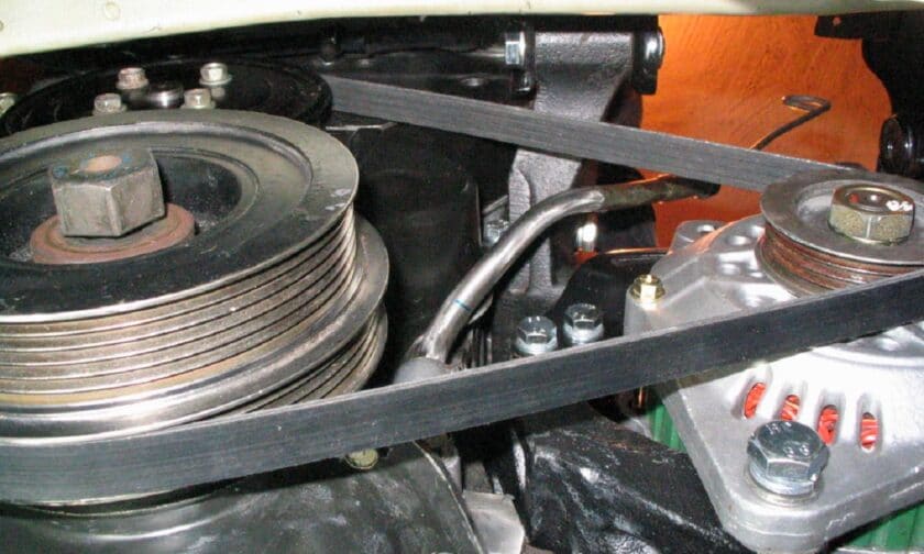 The auxiliary belt: what it is, when to change it, breakdowns, tensioner...