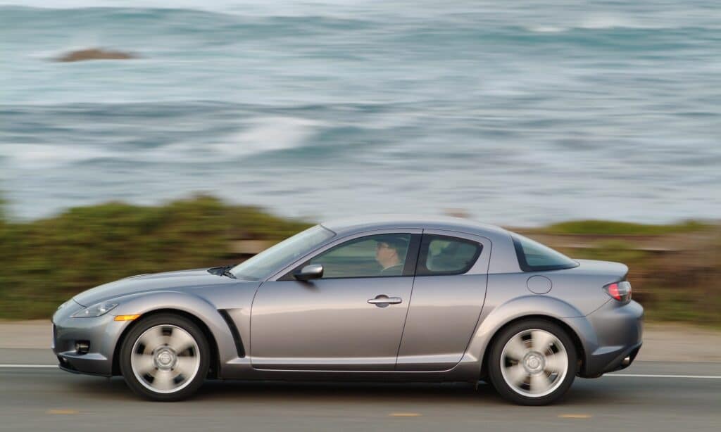 Mazda is reportedly preparing the return of a sports car with a rotary ...