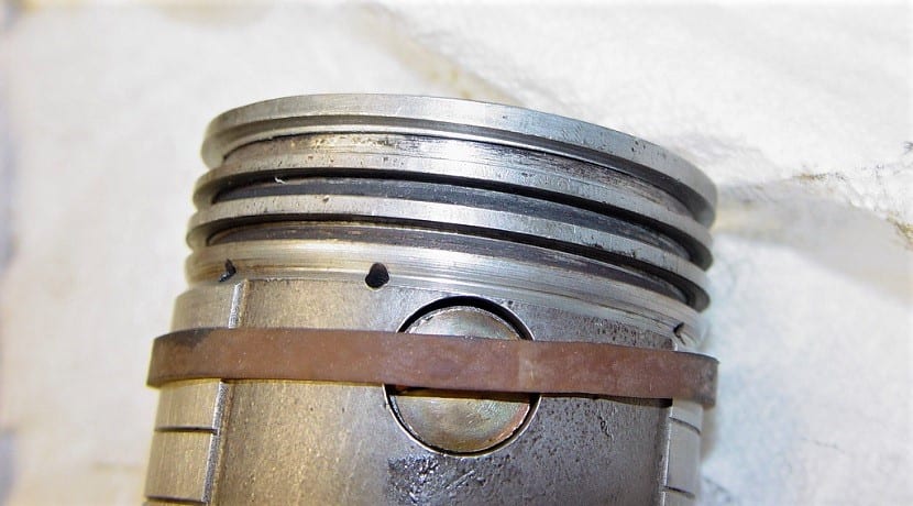 De zuiger, het hart van de motor: wat is het, functie, onderdelen ...