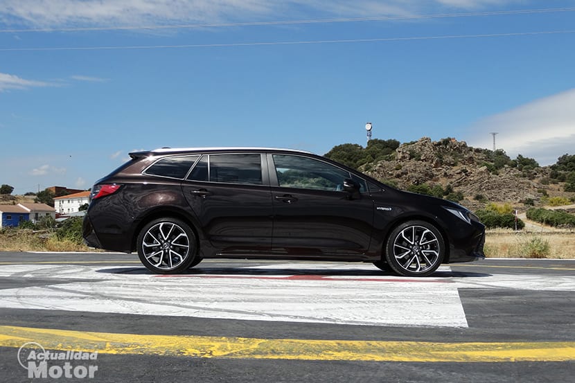 Test Toyota Corolla Touring Sports 2.0 hybrid 180H (with video)