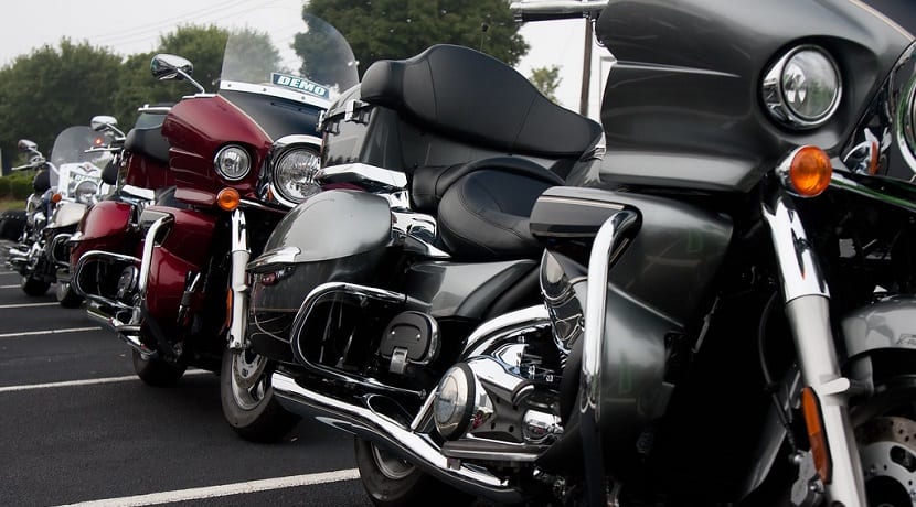 Jenis sepeda motor: dari yang modern hingga klasik yang dibangkitkan