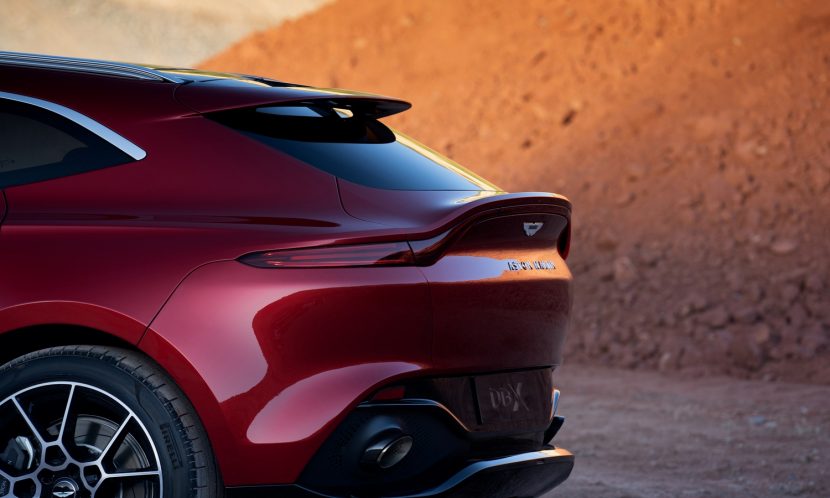 James Bond ya puede disfrutar del exclusivo, y bonito, Aston Martin DBX