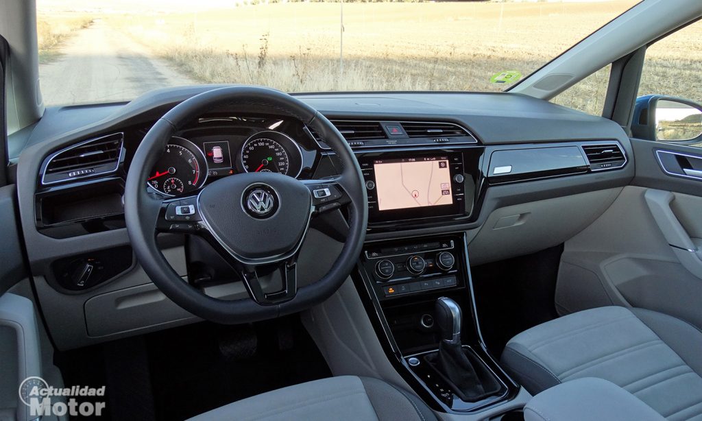 Test Volkswagen Touran 1.5 TSI Evo 150 CV DSG R-Line