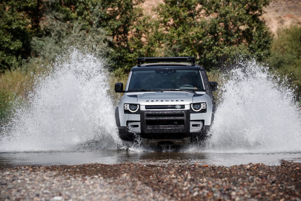 ¡Oficial! El Baby Land Rover Defender tiene fecha para su venta ...