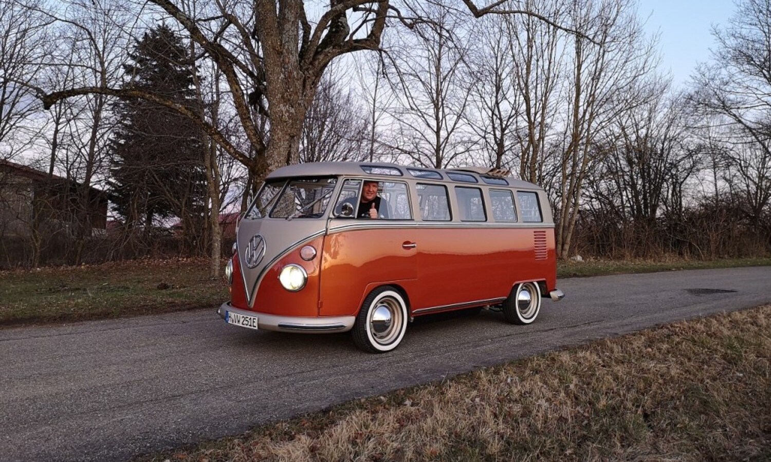 Volkswagen e-Bulli: electricity reaches the heart of the original T2 ...