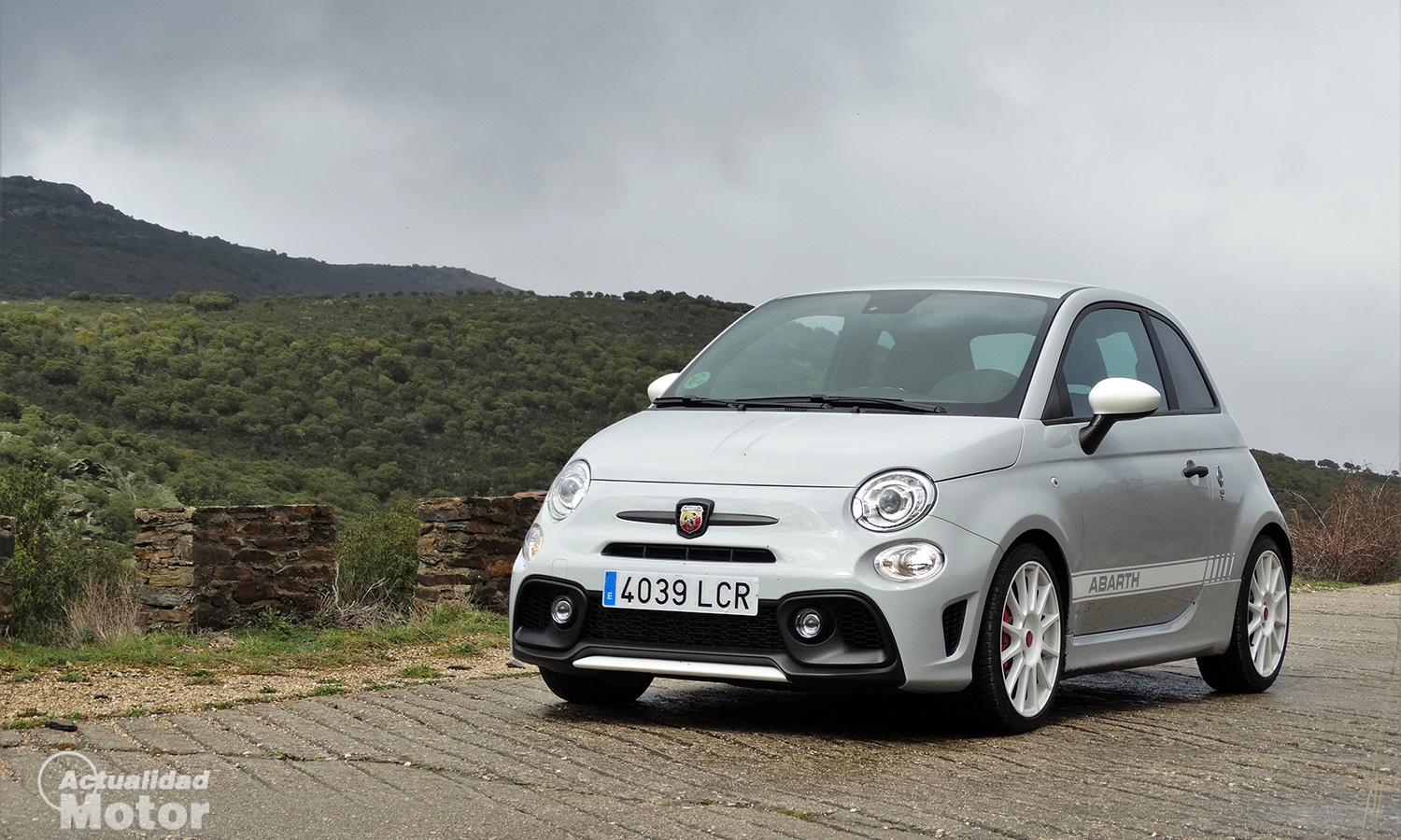 Test Abarth 595 Esseesse 1.4 T-Jet 180 CV
