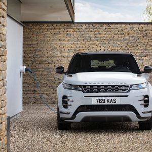 Range Rover Evoque P300e: la tecnología PHEV llega al SUV inglés