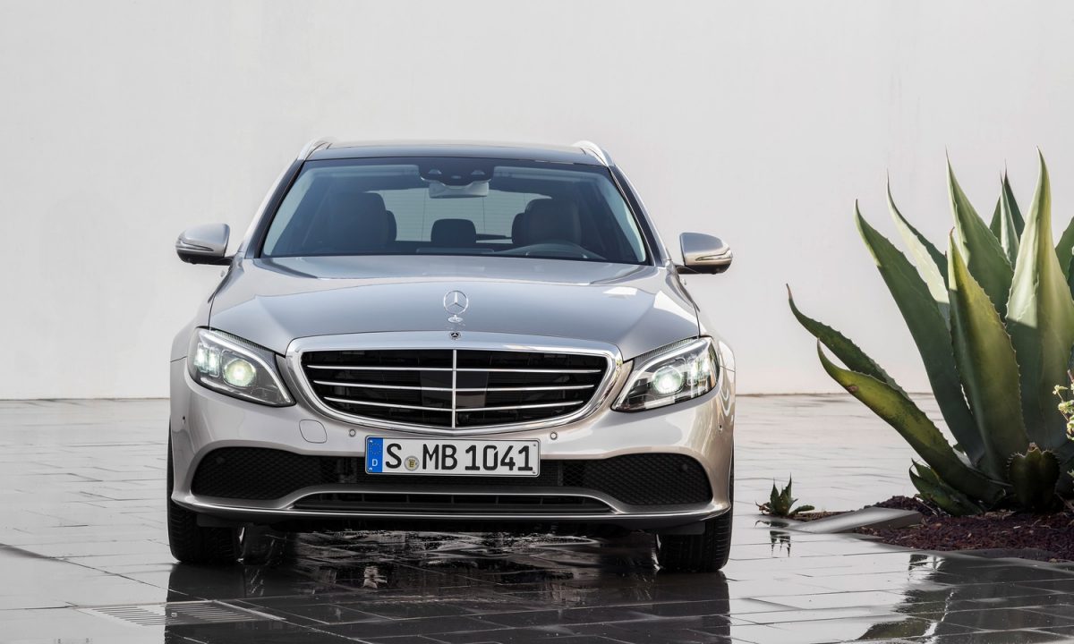 Cazado el nuevo Mercedes-Benz Clase C W206 ¡Si es un mini Clase S!