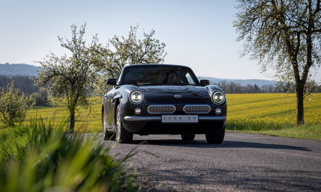 Alpha Ace EV: Diseño retro para un eléctrico que promete gran autonomía