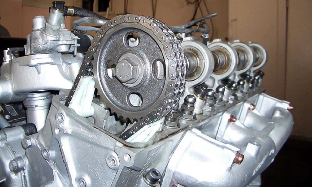 Hvordan finne ut om en bil har registerreim eller kjede