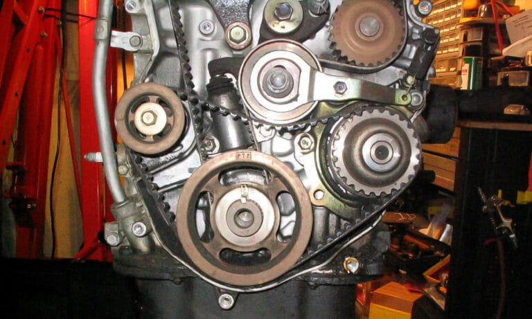 Comment savoir si une voiture a une courroie ou une chaîne de distribution