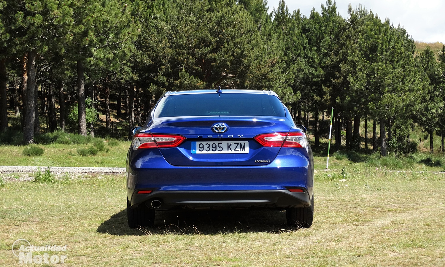 Test Toyota Camry Hybrid Luxury 220H e-CVT