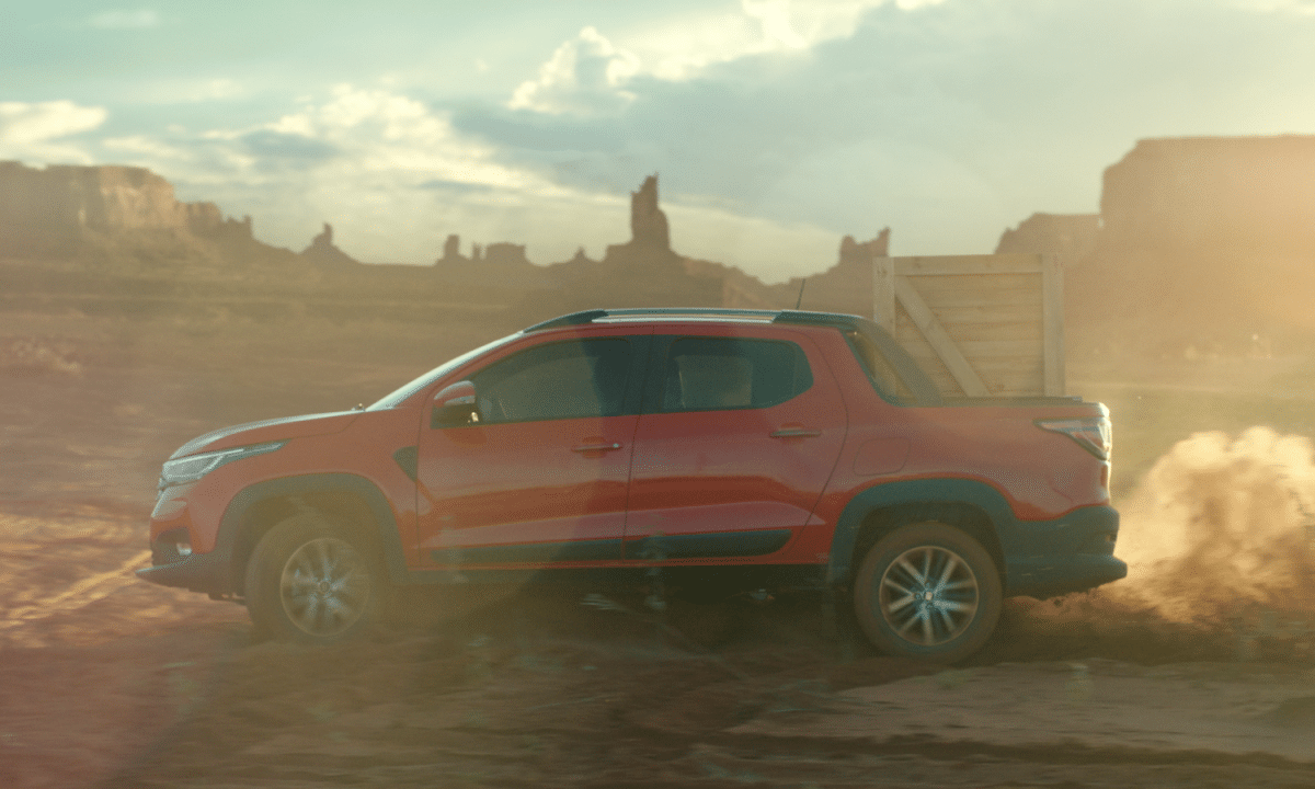 ¿Te gusta Elvis Presley? Pues ha resucitado para anunciar el Fiat Strada