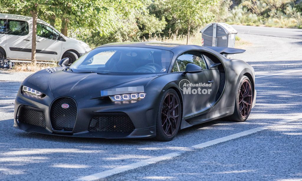 hunted! Bugatti Chiron Pur Sport and Chiron Super Sport 300+