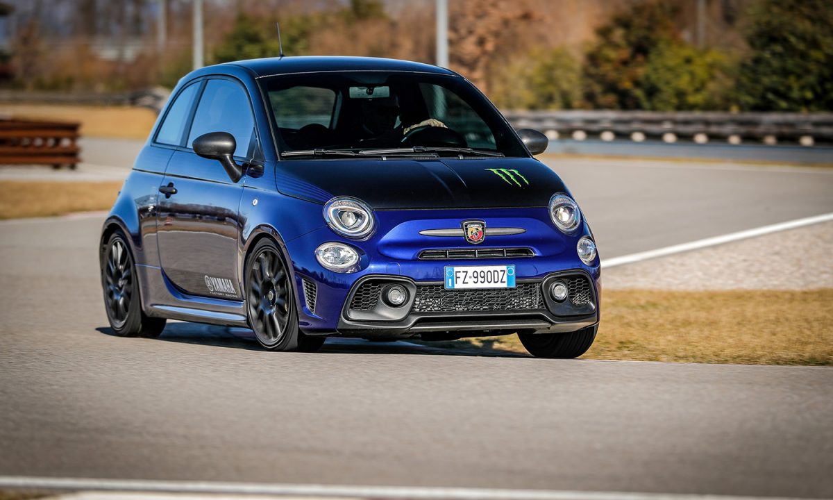 Abarth 595 Scorpioneoro y 595 Monster Energy Yamaha