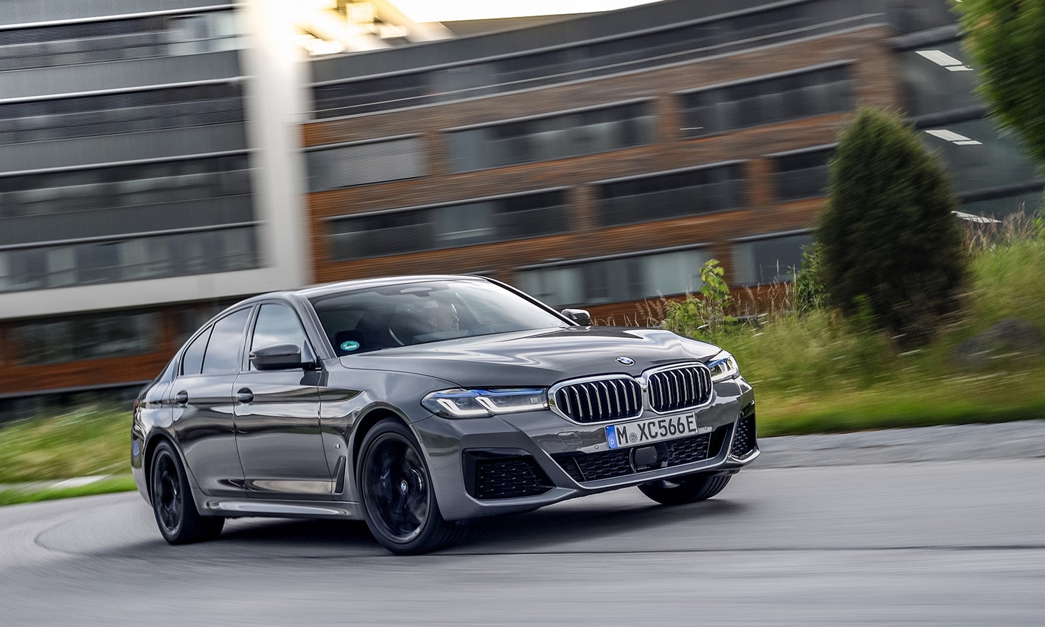 BMW 545e xDrive, this is the new 5 Series plug-in hybrid