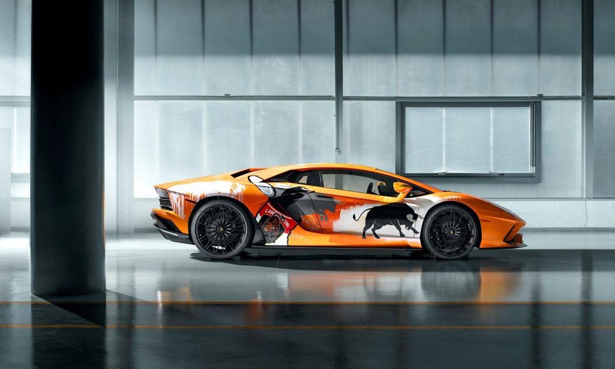 Lamborghini celebra que el Aventador número 10 mil ha salido de fábrica