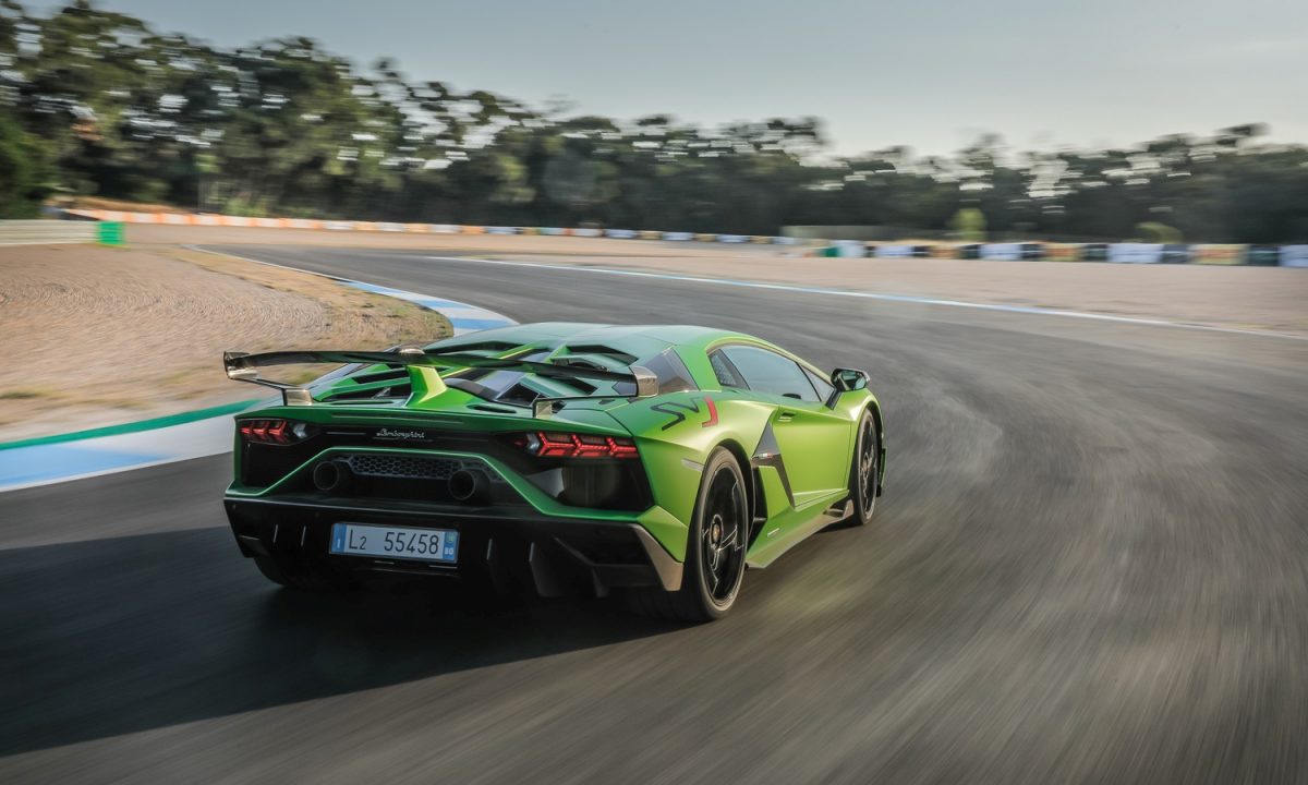 Lamborghini celebra que el Aventador número 10 mil ha salido de fábrica