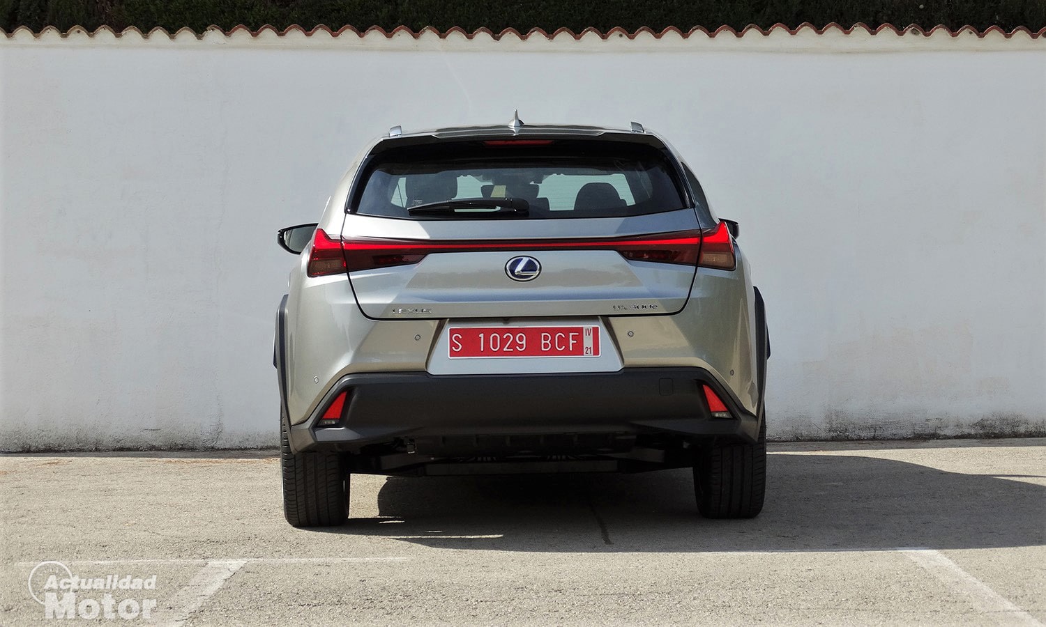 Test Lexus UX 300e, the first electric Lexus has a range of 315 km
