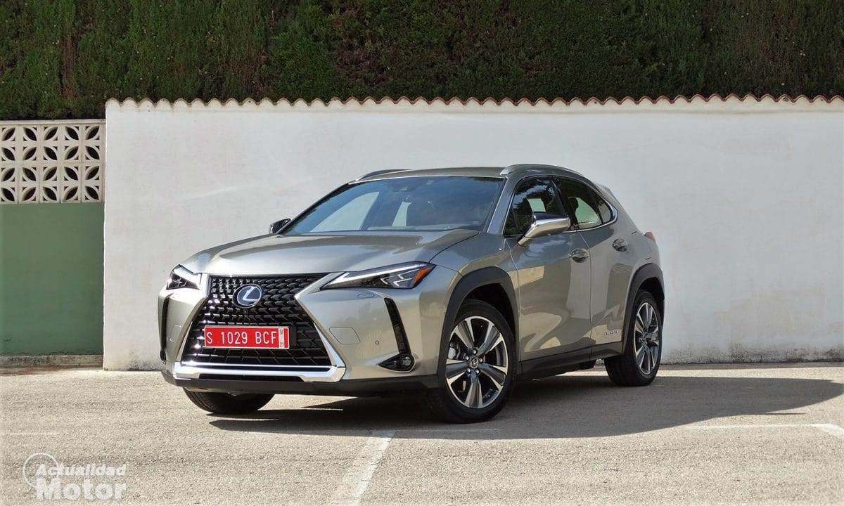Test Lexus UX 300e, the first electric Lexus has a range of 315 km