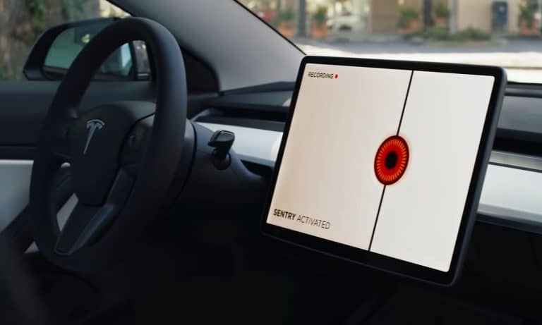 Actualización Tesla: convierte el coche en una cámara de vigilancia