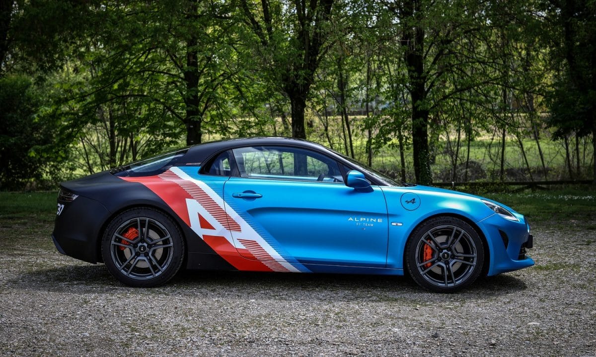 These Alpine A110 Trackside will make you dream of being a Formula 1 driver