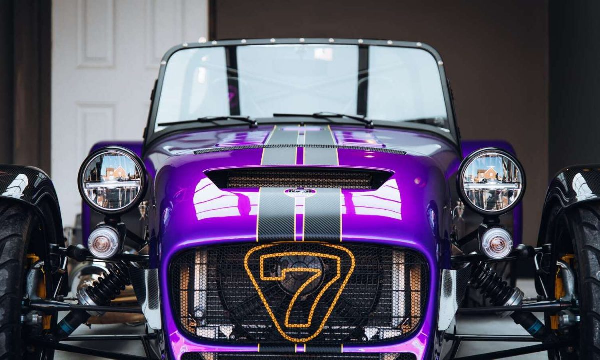 Caterham actualiza los Super Seven con dos versiones nuevas…