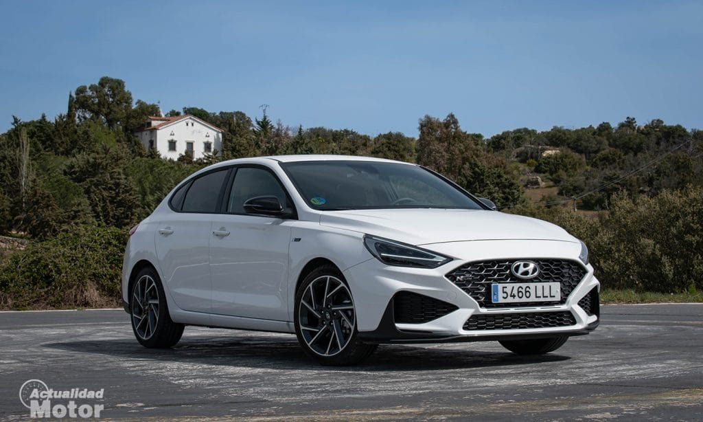 Test Hyundai i30 Fastback N Line 1.5 TGDI 160 CV 48V