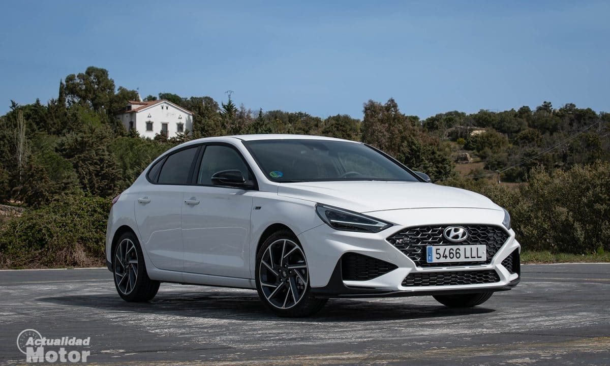 Test Hyundai i30 Fastback N Line 1.5 TGDI 160 CV 48V