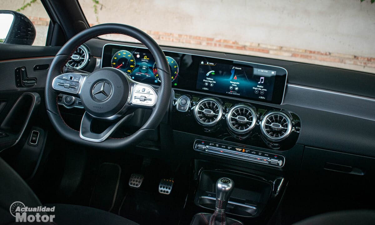 Teste Mercedes Classe A 200 Sedan (gasolina 163 CV) manual 6v