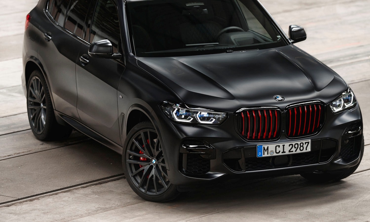 The BMW X5 and X6 debut the Black Vermilion edition, how much do they cost?