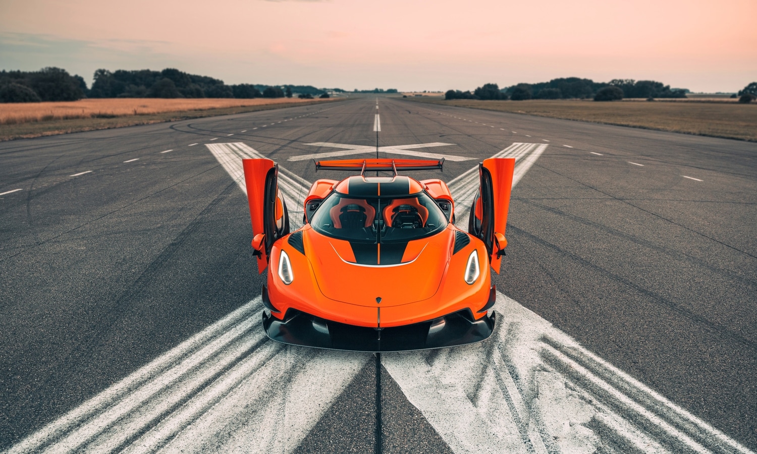 El Koenigsegg Jesko inicia su producción y presenta una unidad especial