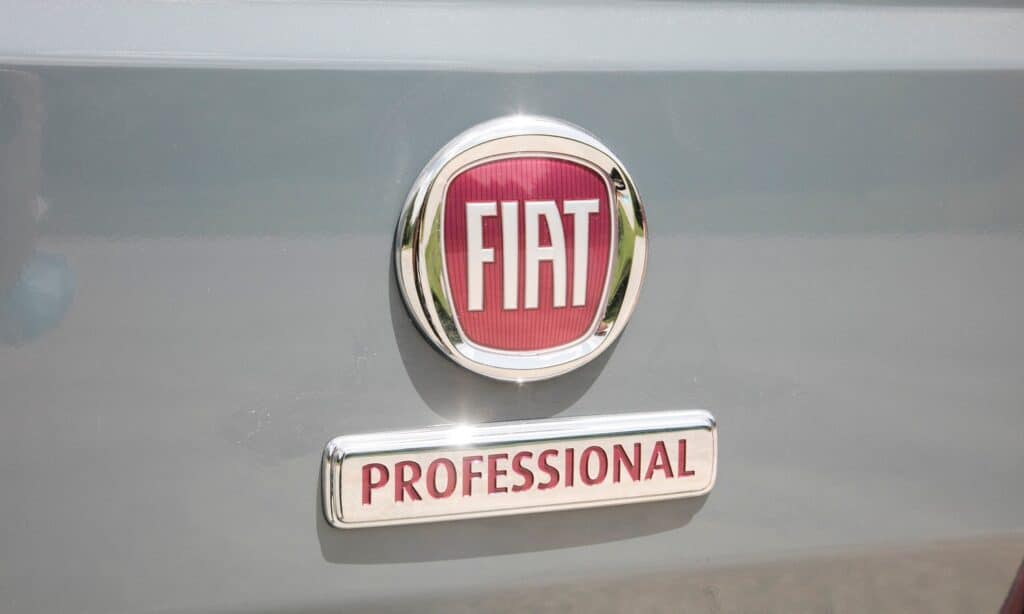 Nuevo Fiat TRIS: El triciclo eléctrico que revoluciona el reparto urbano