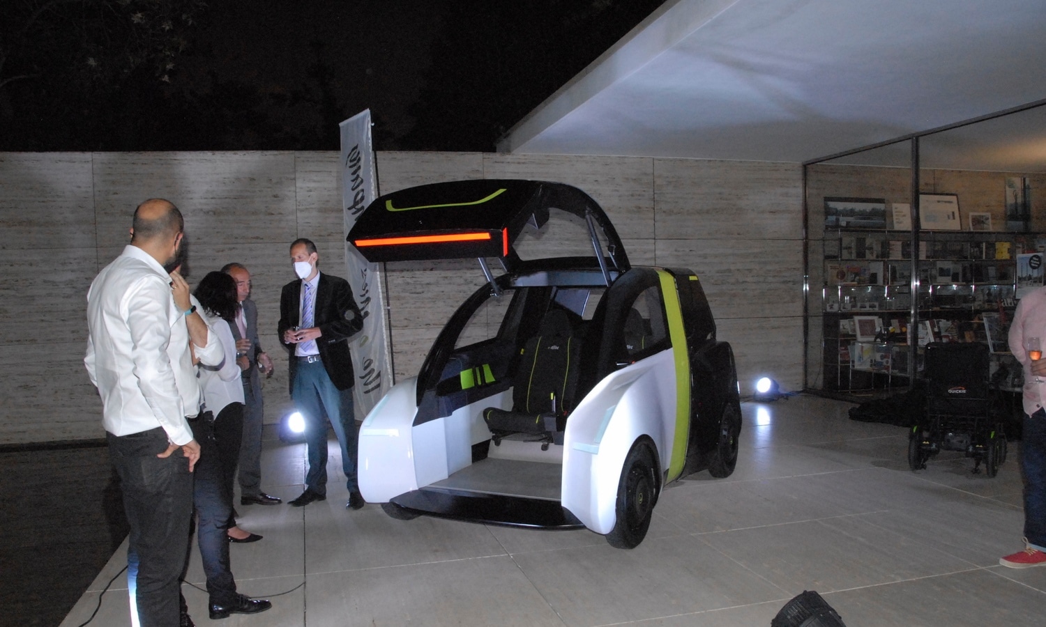 e-Miles: The electric quadricycle that wants to revolutionize Car-Sharing